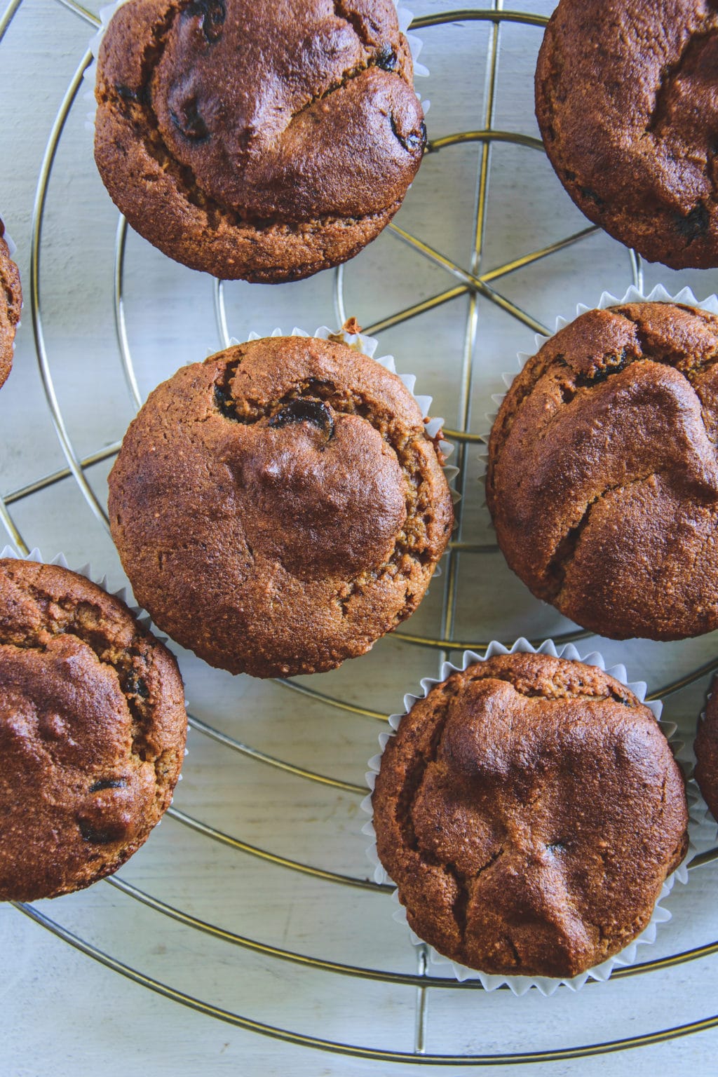 Gesunde Low Carb Muffins mit Schokolade und Erdnussmus