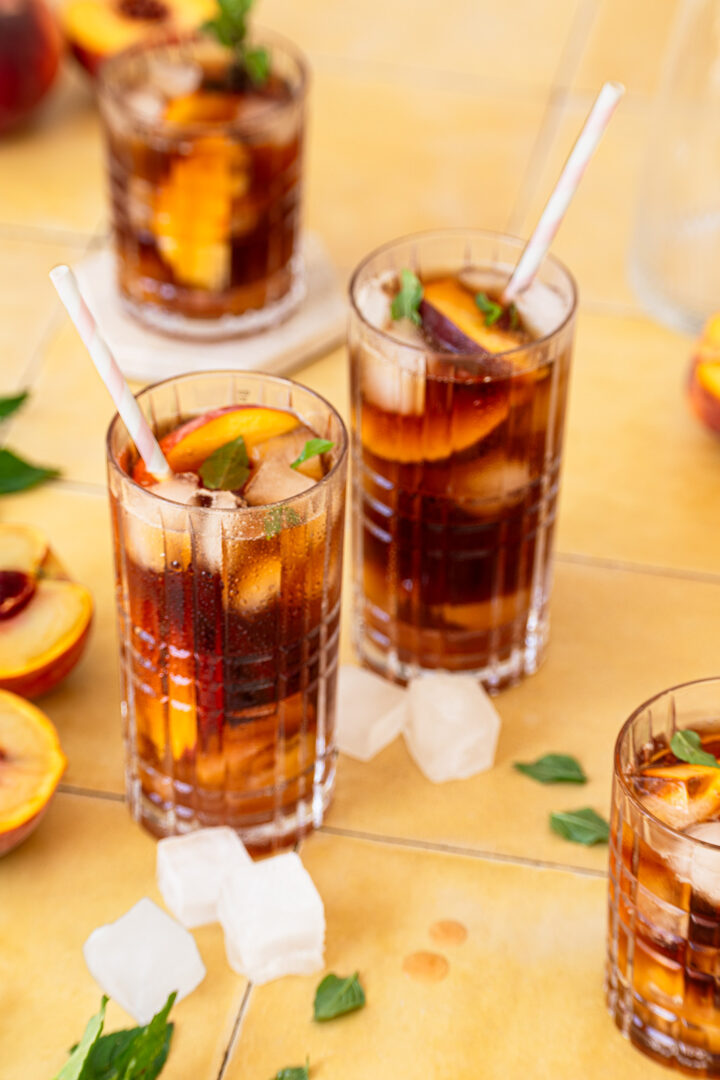 Pfirsich-Eistee ohne Zucker – selbstgemacht