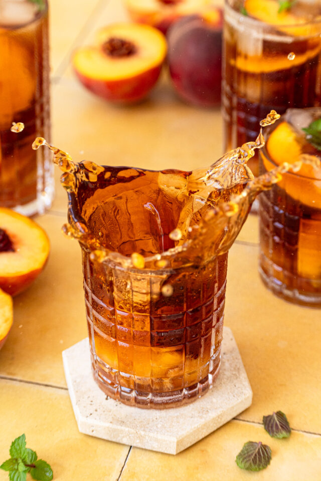 Pfirsich-Eistee ohne Zucker – selbstgemacht